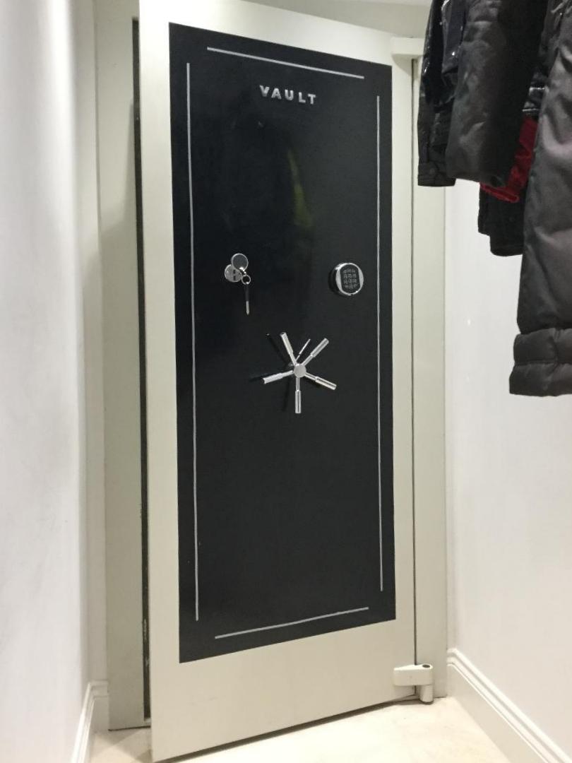 . National Safes Vault Doors from the midlands Willenhall West Midlands ...